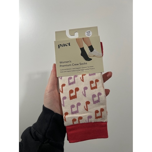 Pact | Accessories | Nwt Pact Organic Cotton Socks Womens Size 6 Purple ...